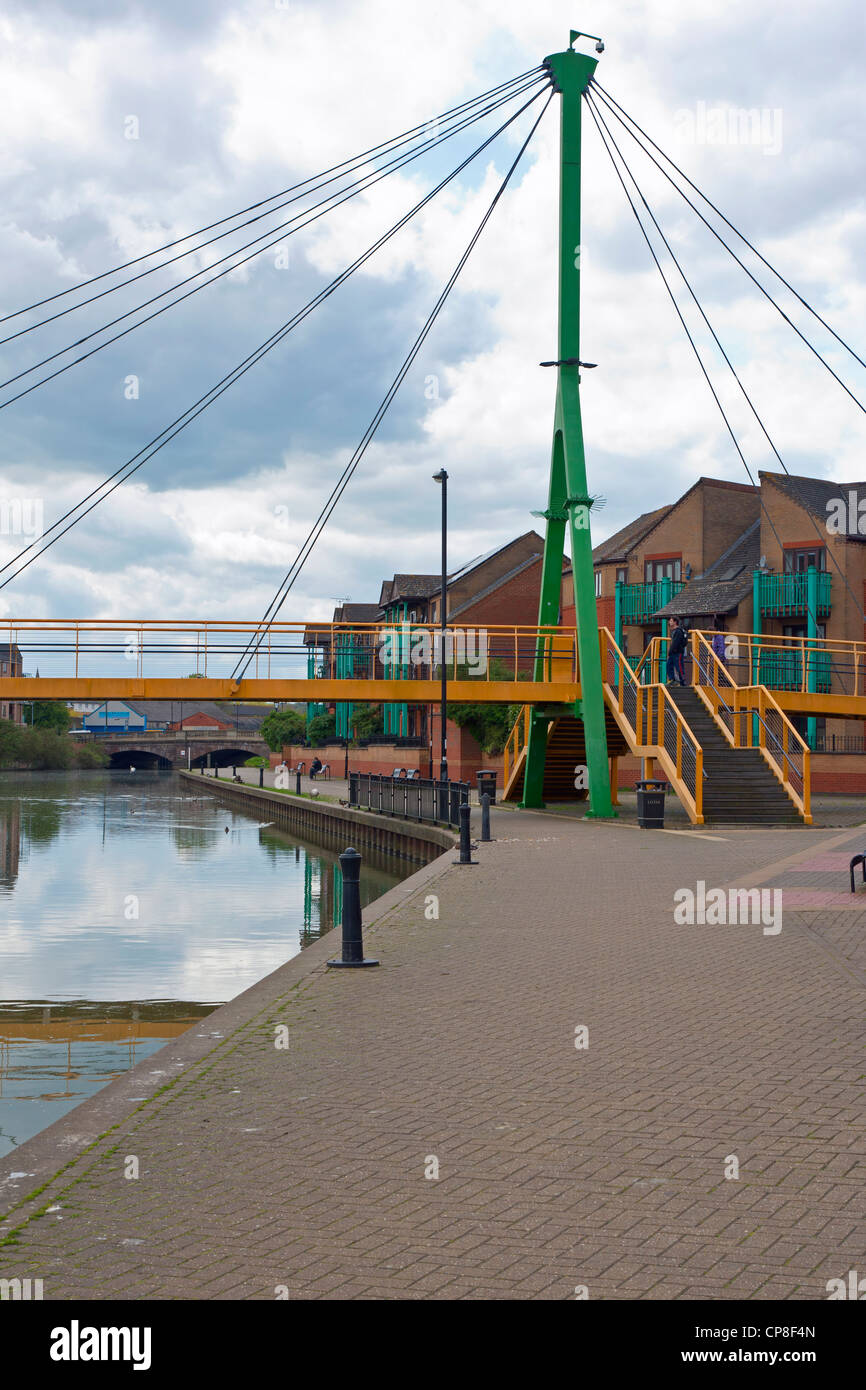 Wathen Wigg Foot Bridge over th River Nene Northampton UK Stock Photo ...