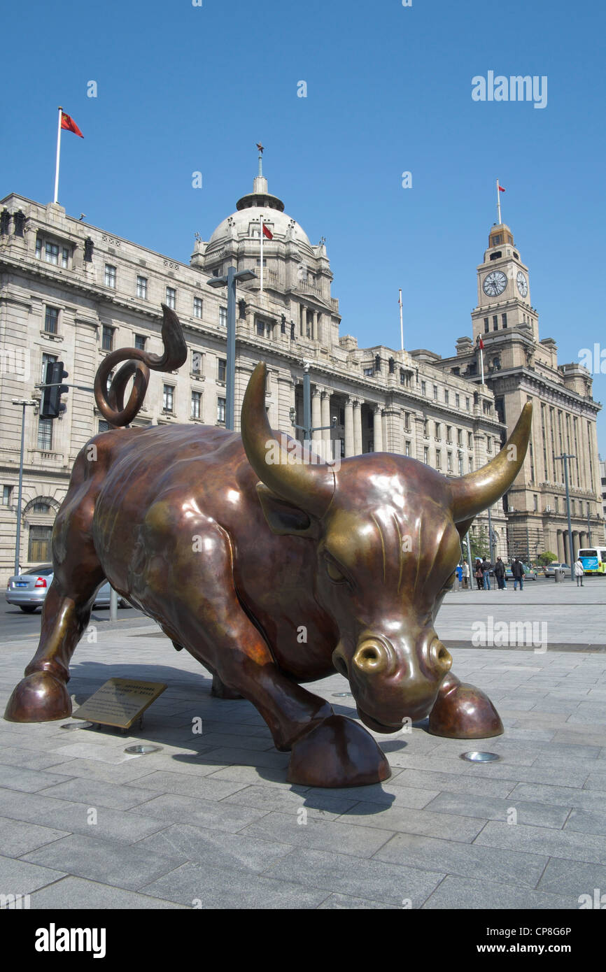 Bronze sculpture of bull on The Bund in Shanghai China Stock Photo - Alamy