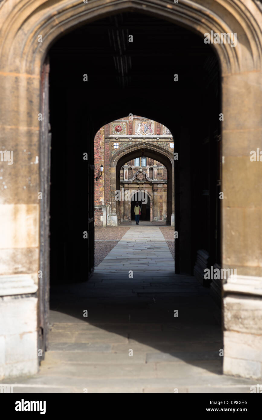 Repeating archways hi-res stock photography and images - Alamy