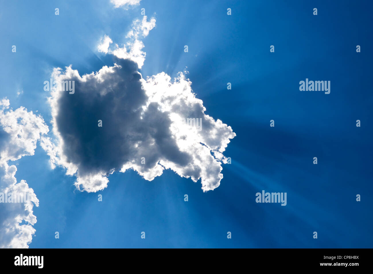 Sunlight behind cloud hi-res stock photography and images - Alamy