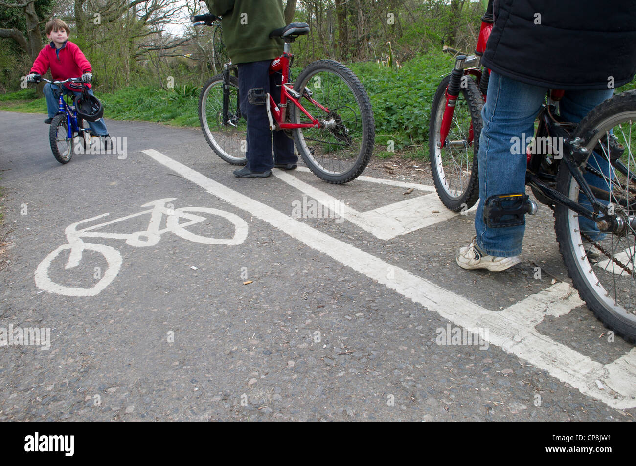 Family cycle rides hi-res stock photography and images - Alamy