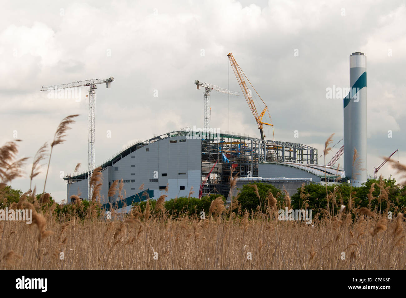 The Belvedere energy-from-waste incinerator under construction on Erith ...