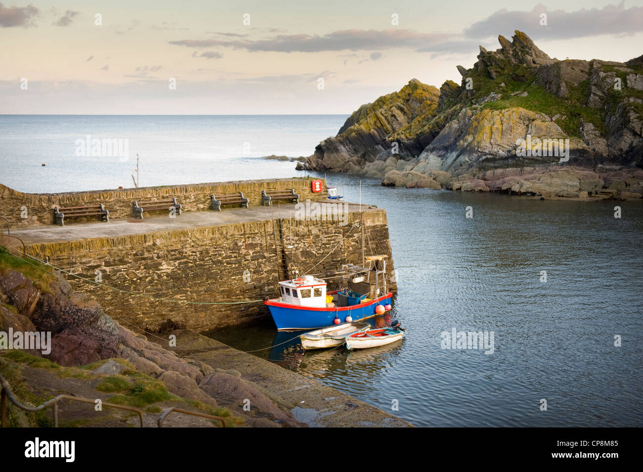 Polperro beach hi-res stock photography and images - Alamy