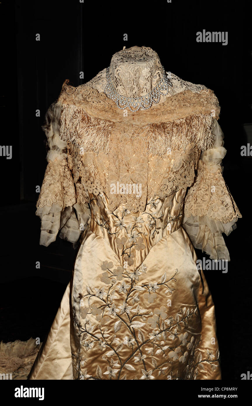 Presentation gown worn by Elizabeth Bringhurst Galt Smith on display at ...
