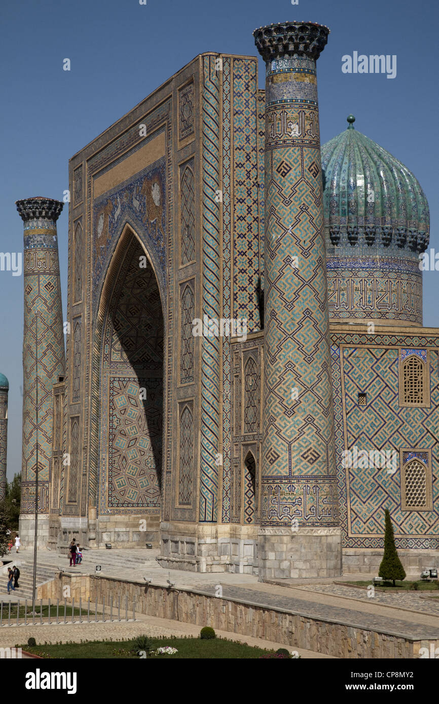 Ulug Beg madrasah Samarkand detail Stock Photo - Alamy