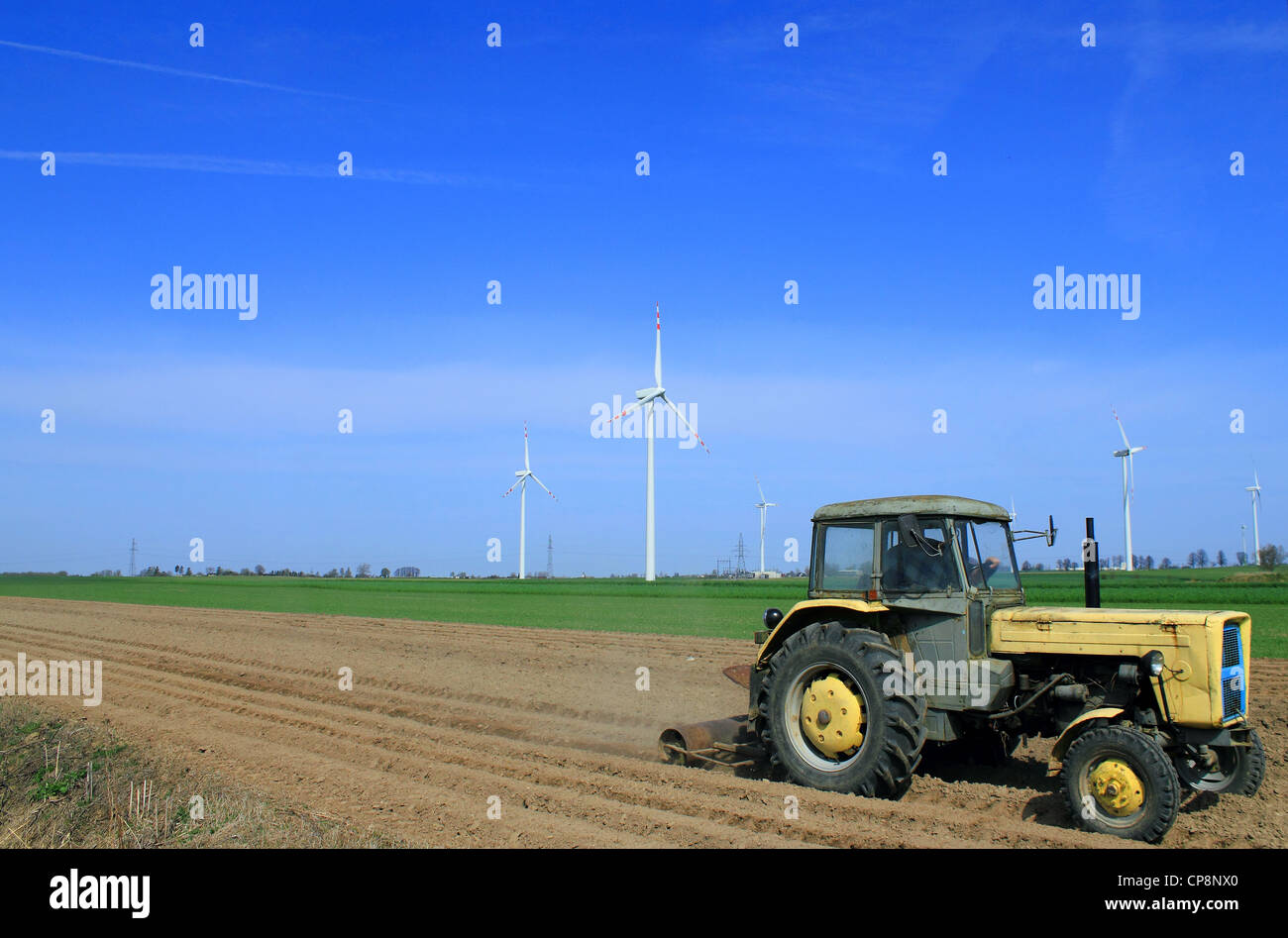 Wind turbine blade field hi-res stock photography and images - Alamy