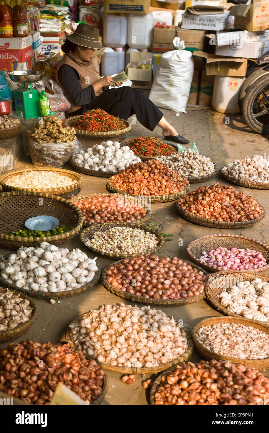 Garlic Vendor at Market Stall French Quarter Stock Photo - Alamy