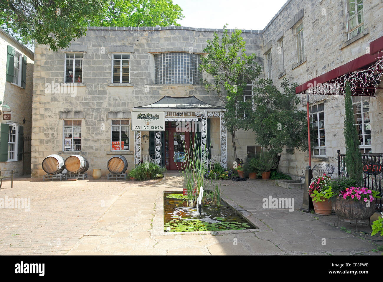 Limestone building hi-res stock photography and images - Alamy