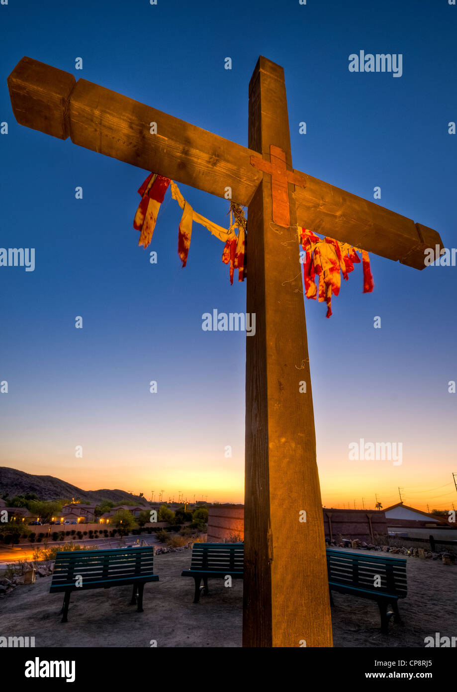 Old rugged cross hi-res stock photography and images - Alamy