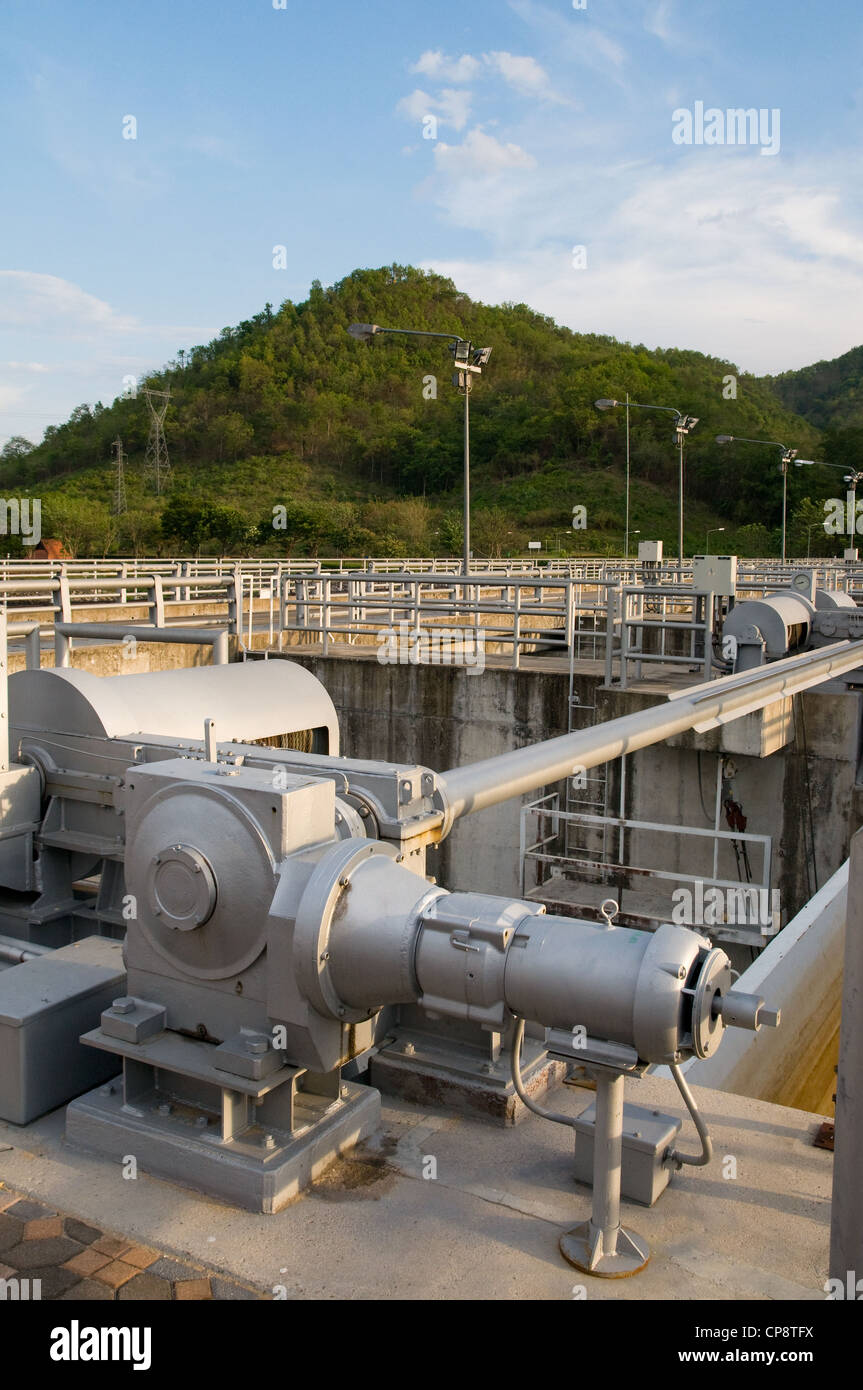 Floodgate mechanism hi-res stock photography and images - Alamy