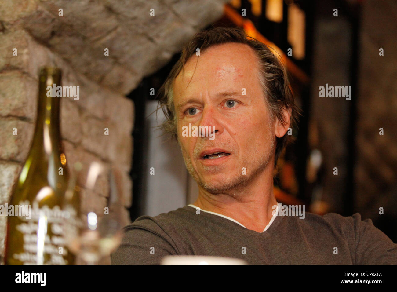 Actor Karel Roden introdeces his exclusive wines 2011 in Gallery Wines ...