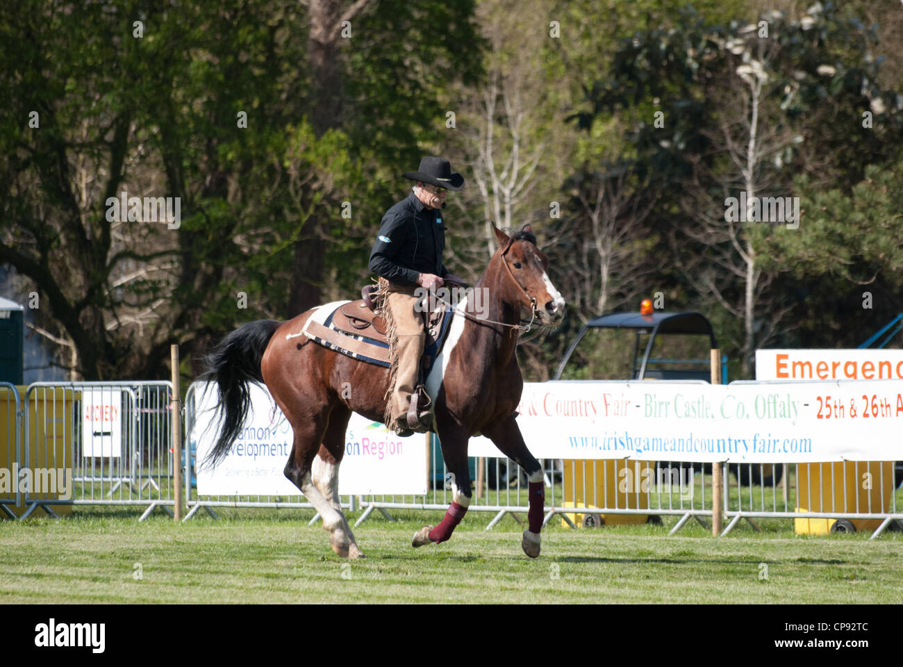Western style riding hi-res stock photography and images - Alamy