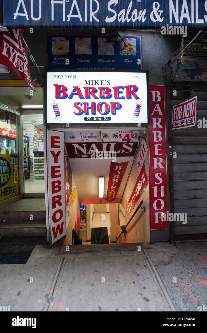 Barber shop new york hi-res stock photography and images - Alamy