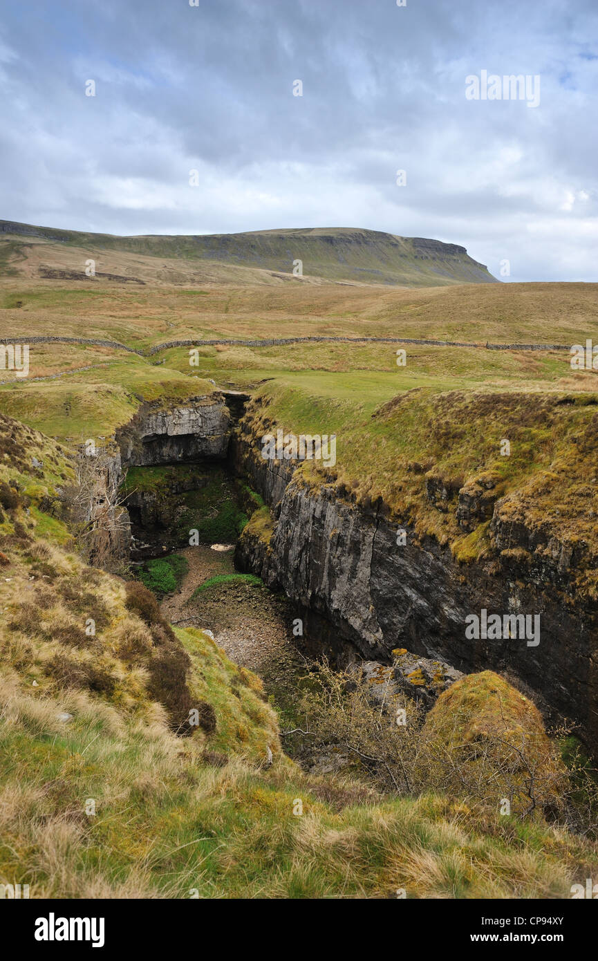 Hull Pot Hole in the Yorkshire Dales with Pen y Ghent beyond Stock ...