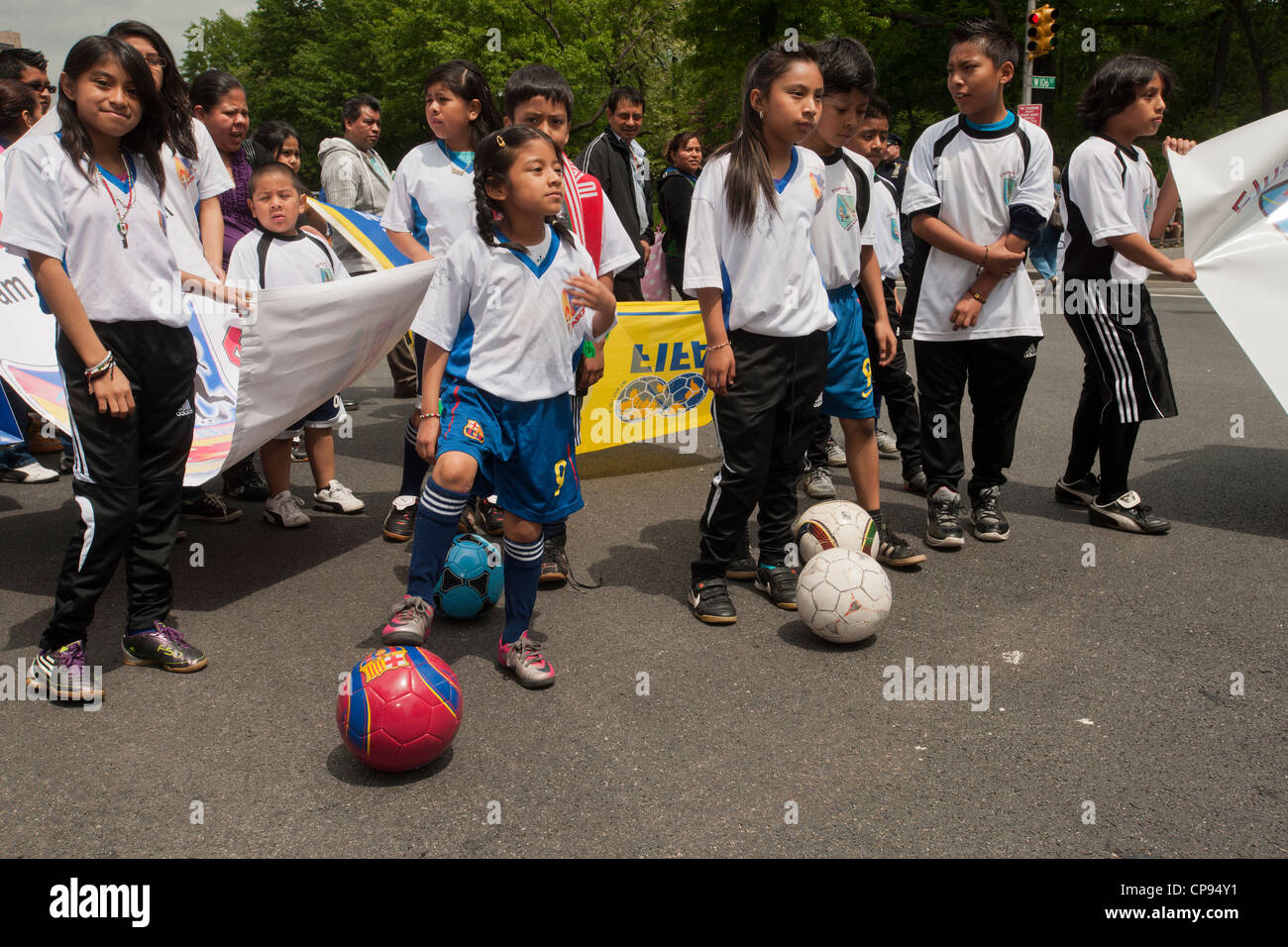 Soccer teammates march in the Cinco de Mayo Parade in New York Stock ...