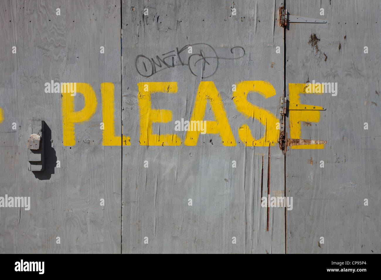 Painted sign reading PLEASE Stock Photo - Alamy