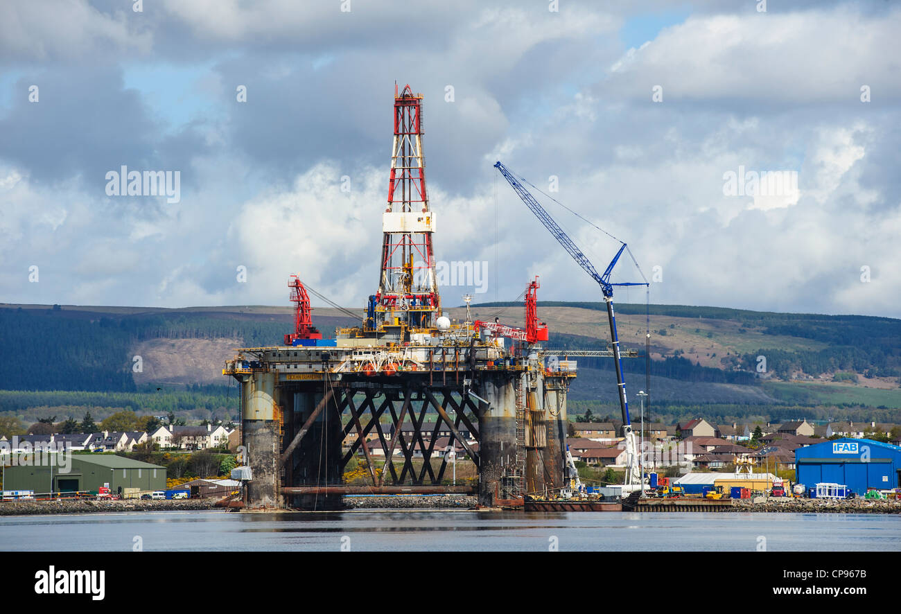 Oil rig fabrication hi-res stock photography and images - Alamy
