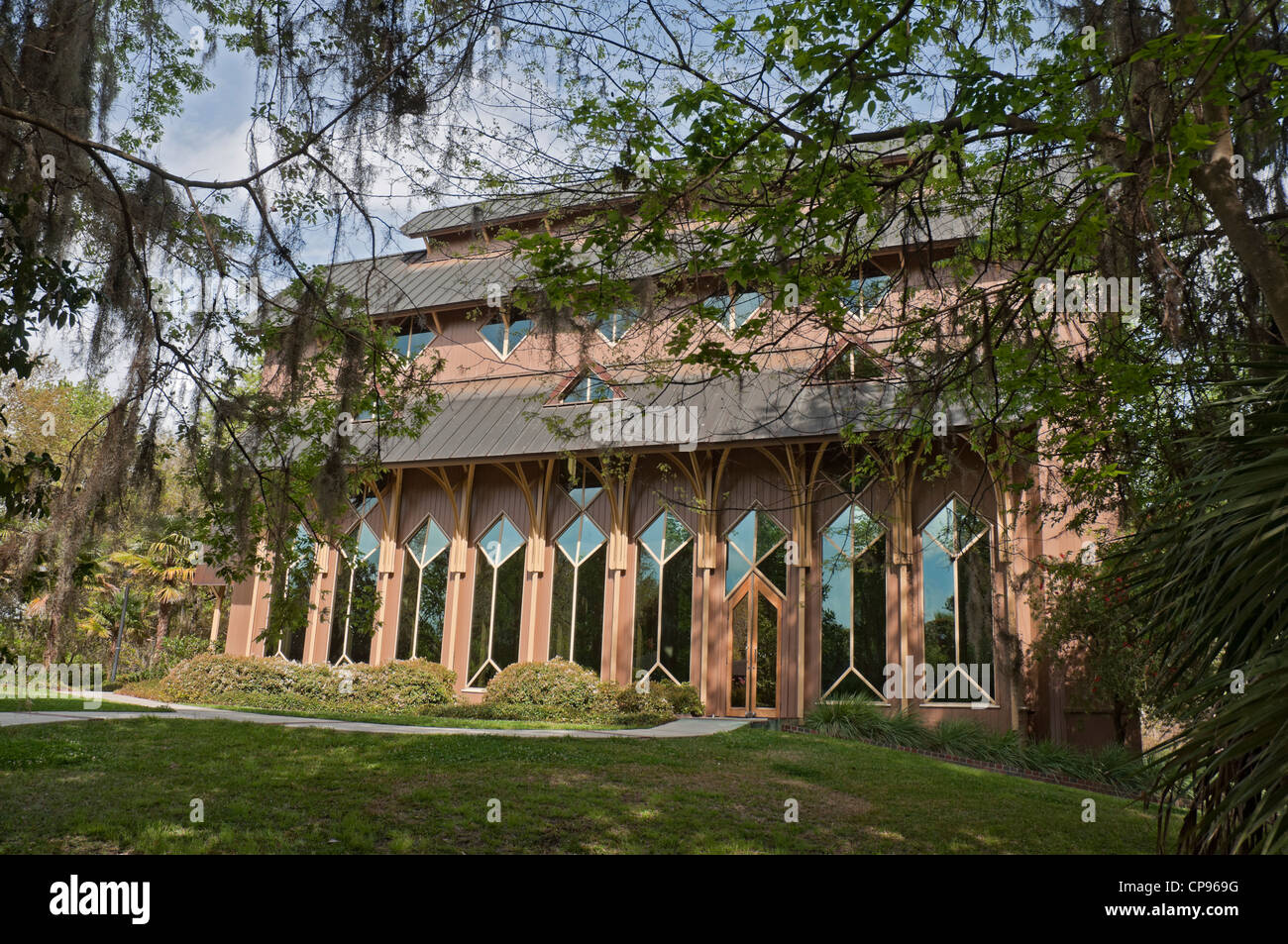 The Baughman Meditation Center is located along the shores of Lake ...