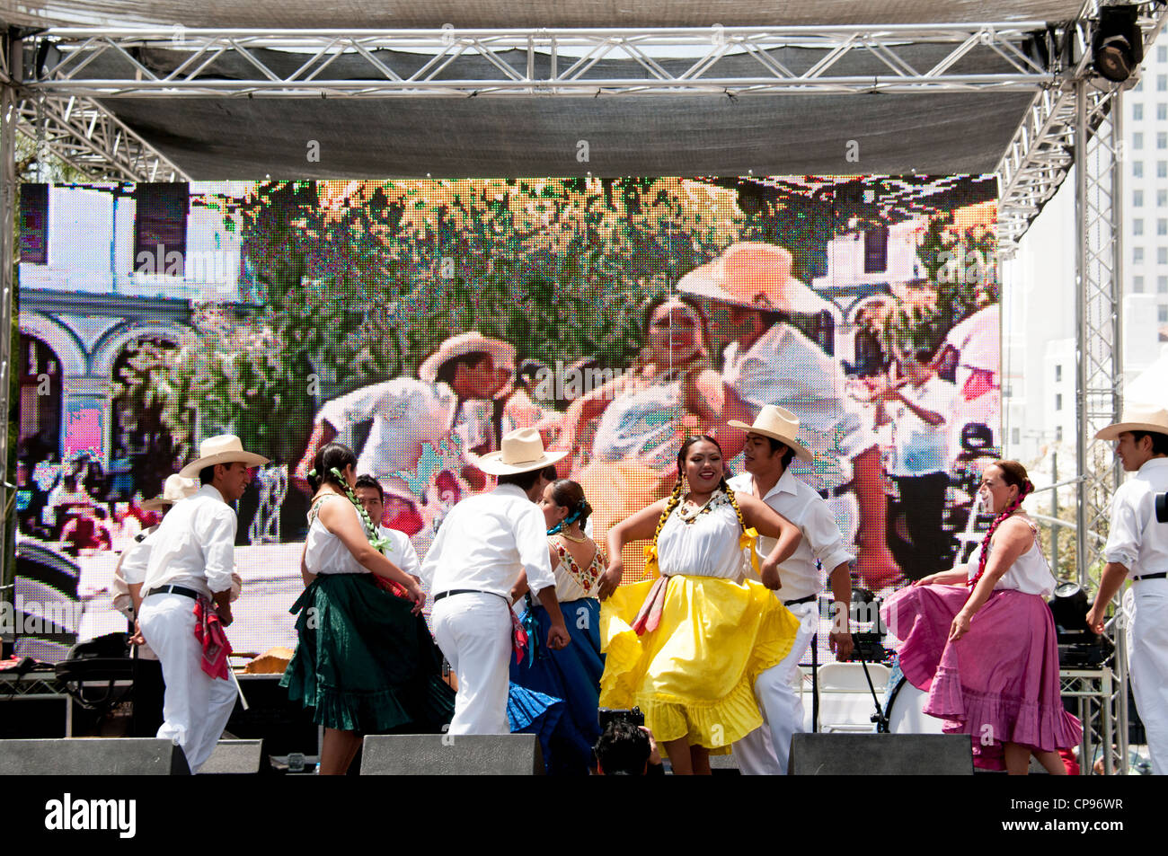 Traditional Mexican Dance High Resolution Stock Photography and Images ...