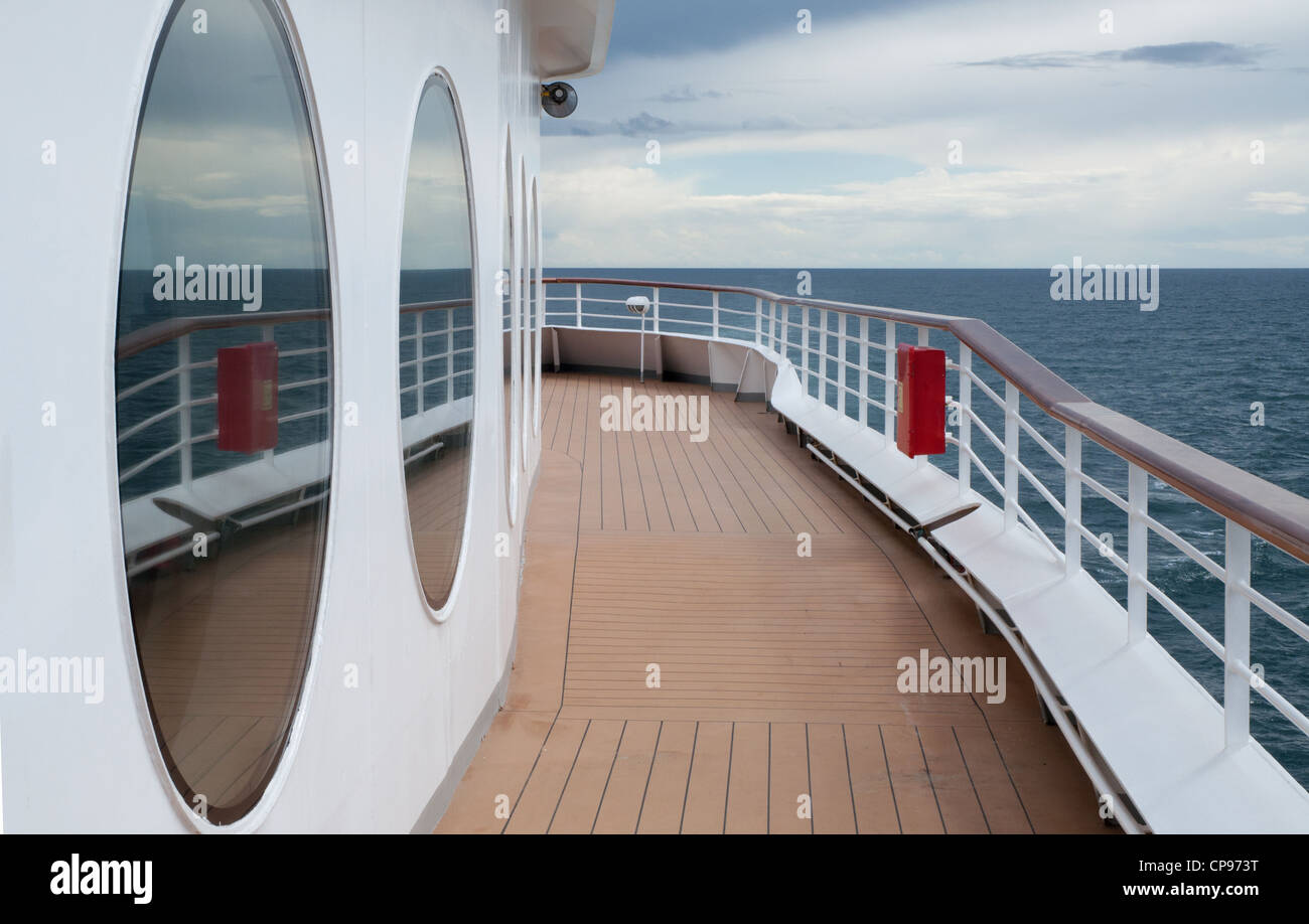 deck scenes on board Fred.Olsen cruise ship "Braemar Stock Photo - Alamy