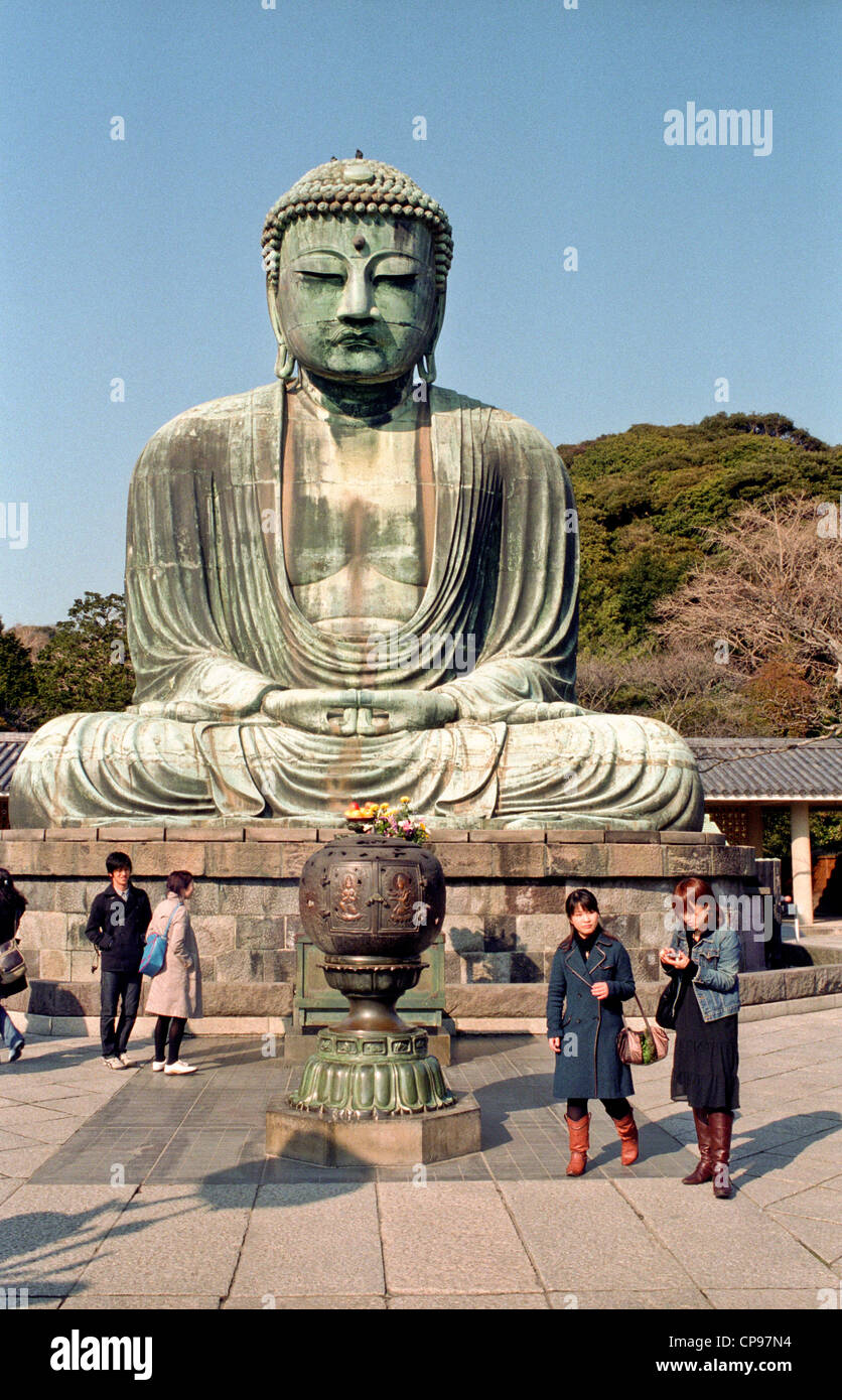 Daibutsu, the great buddha of bronze at Kotokuin temple, Kamakura ...