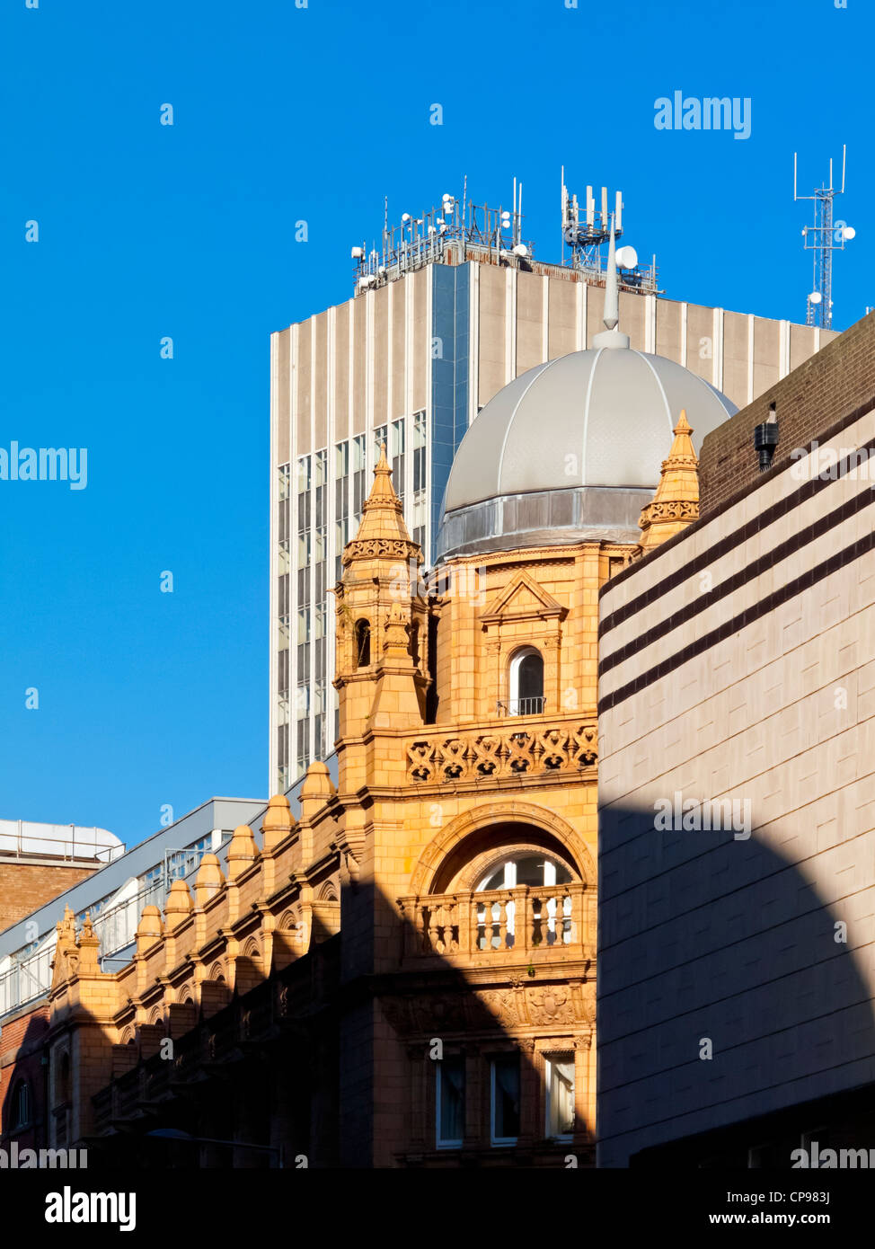 Modern and traditional buildings in Leicester city centre ...