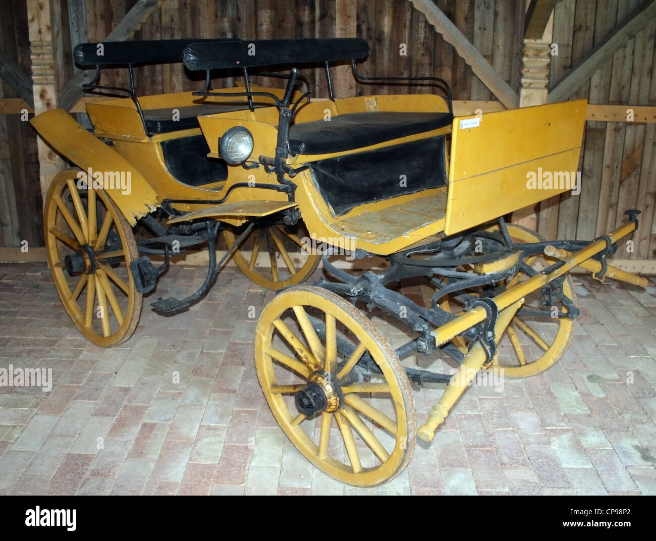 Heavy sand runner coach Stock Photo - Alamy