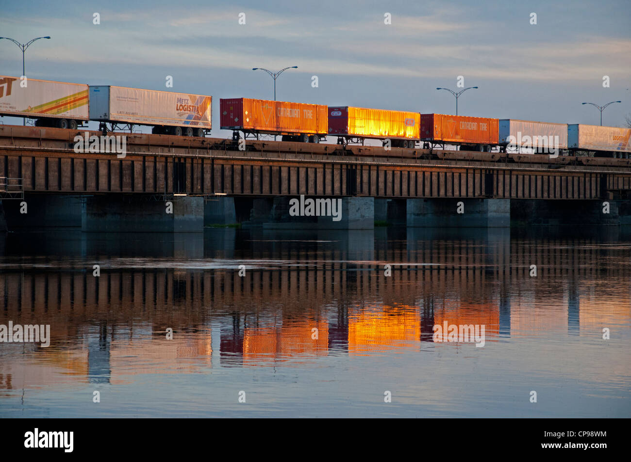 Reflections on a train hi-res stock photography and images - Alamy
