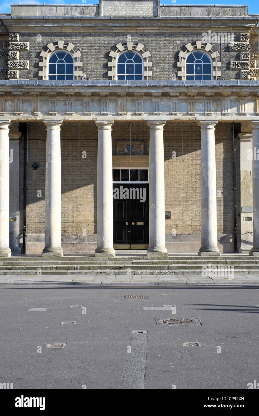 Pillars at the entrance of a civic building Stock Photo - Alamy
