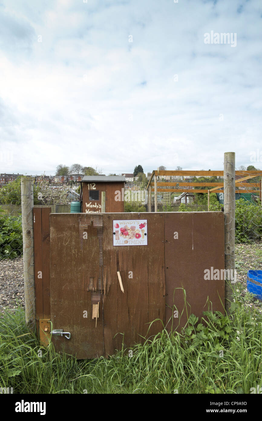 Garden gate at the entrance to an allotment plot Stock Photo - Alamy
