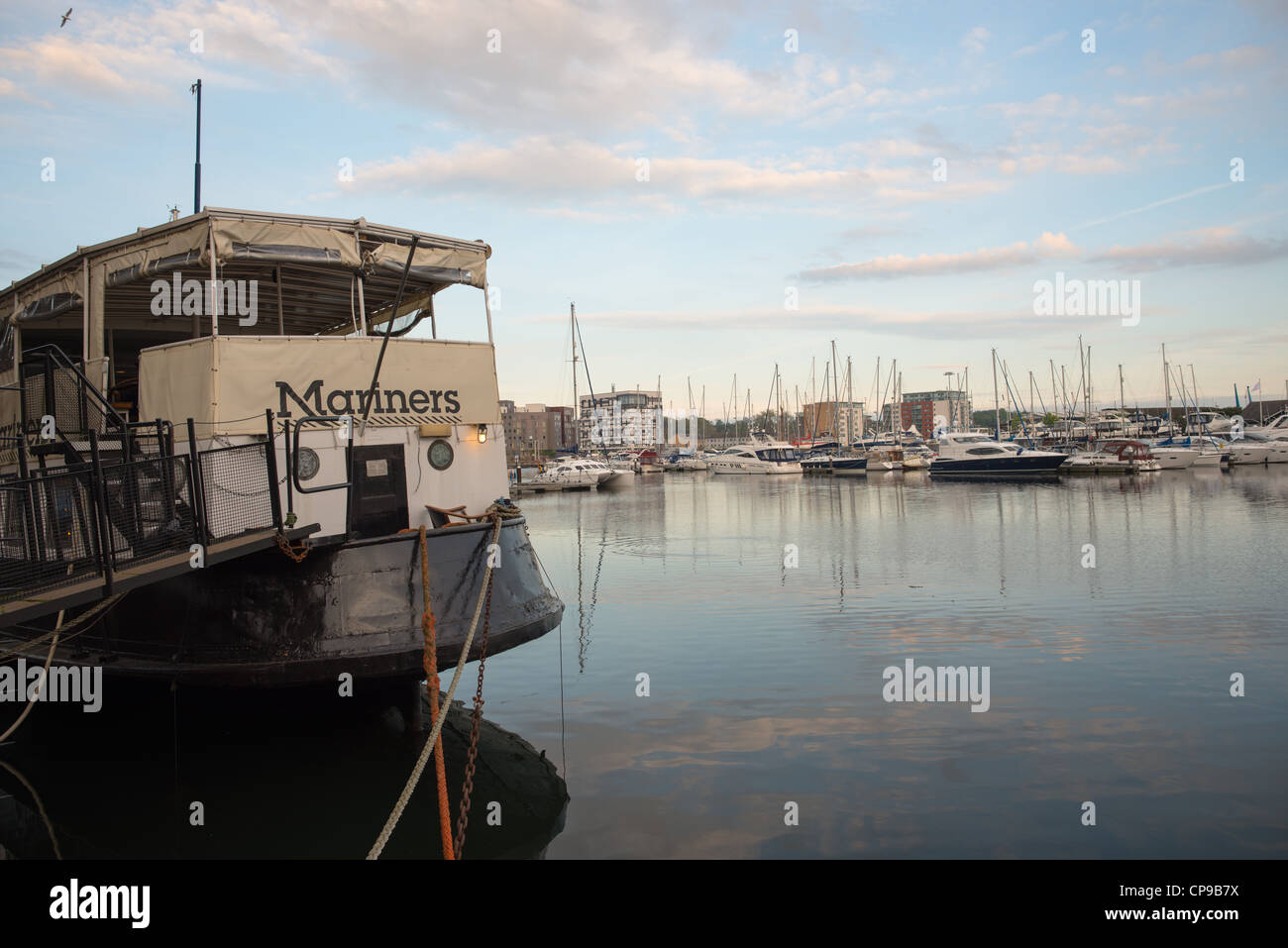 Floating restaurant at Ipswich Marina, Suffolk, England Stock Photo - Alamy