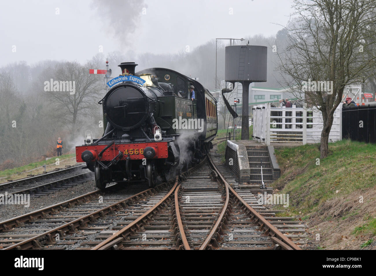 GWR Prairie tank 4566 bringing the coach stock into the middle loop at ...