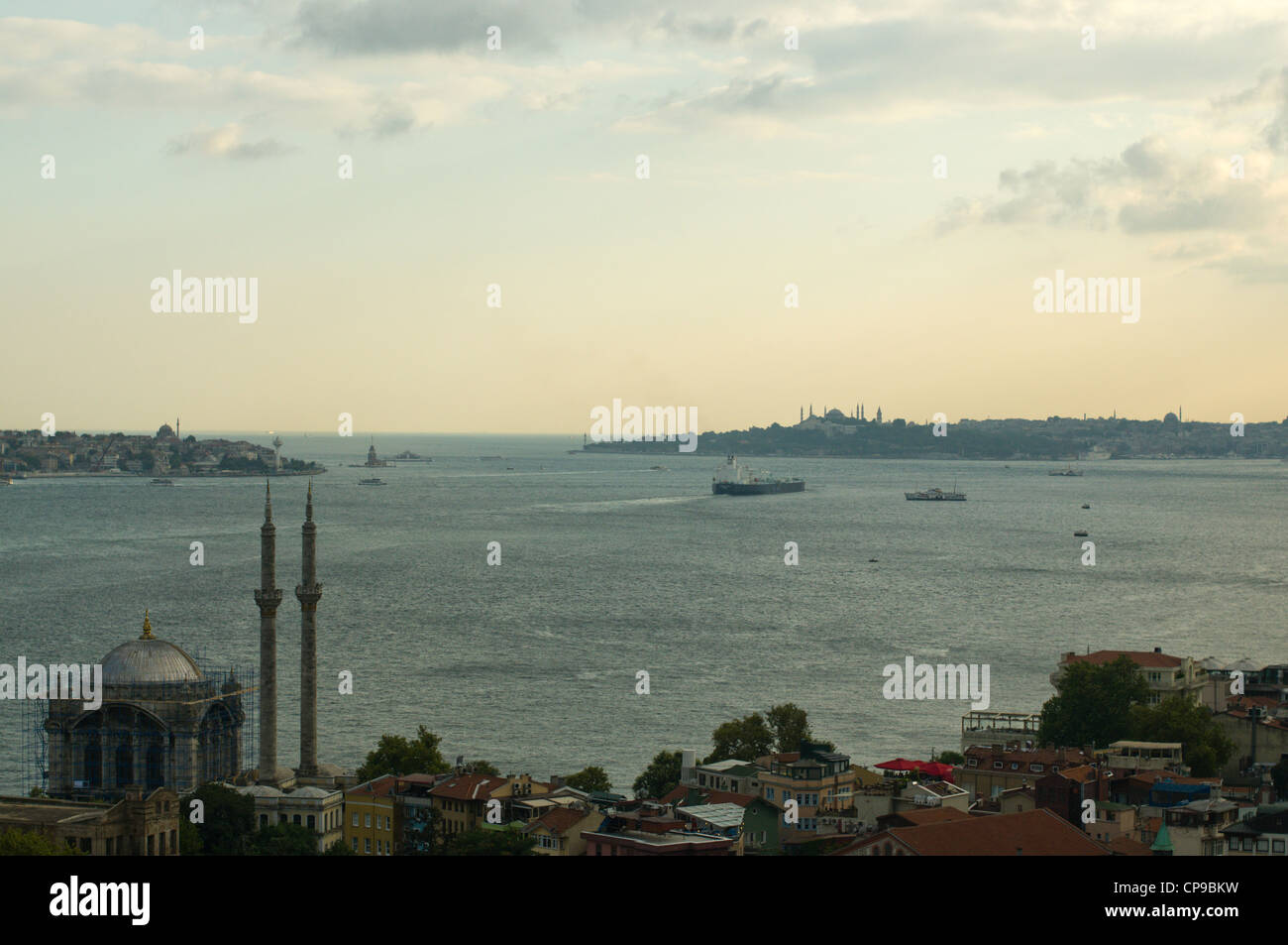 Istanbul river hi-res stock photography and images - Alamy