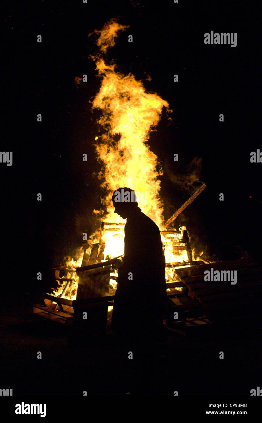 Tall bonfire hi-res stock photography and images - Alamy