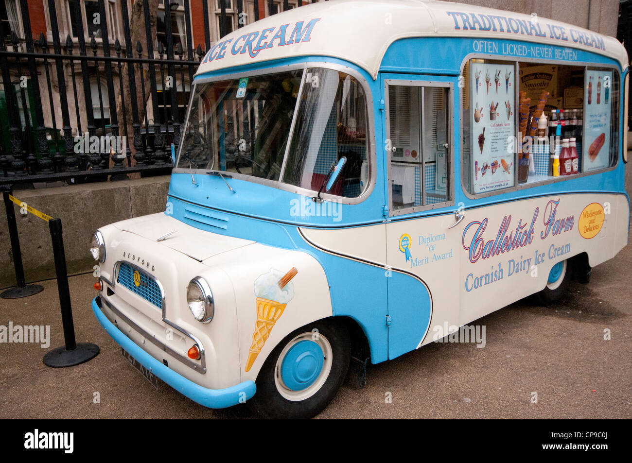 Ice cream truck london uk hi-res stock photography and images - Alamy