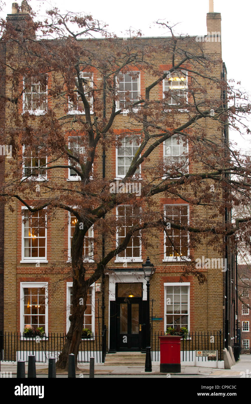 Typical London townhouse Stock Photo - Alamy