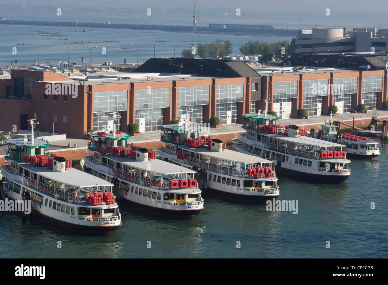 Ferry vaporetto hi-res stock photography and images - Alamy