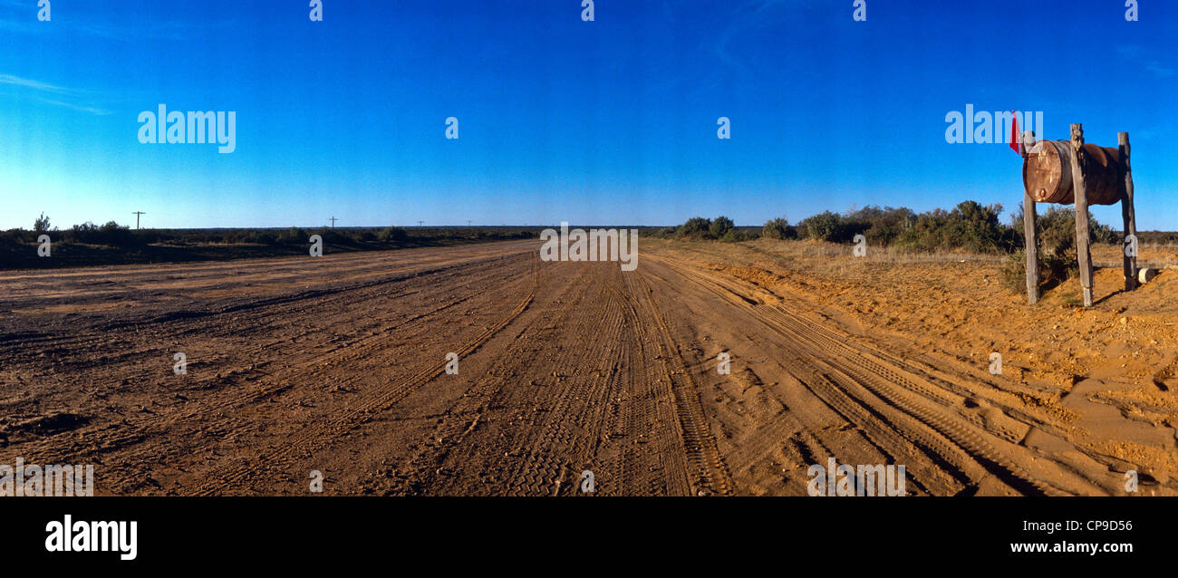 Mailbox outback australia hi-res stock photography and images - Alamy