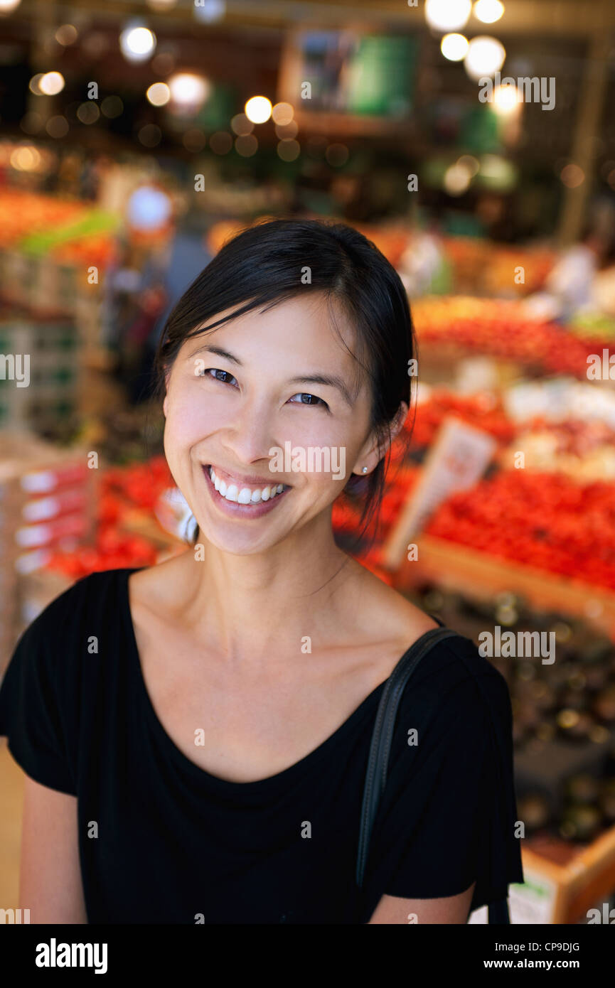 Black woman portrait night hi-res stock photography and images - Alamy