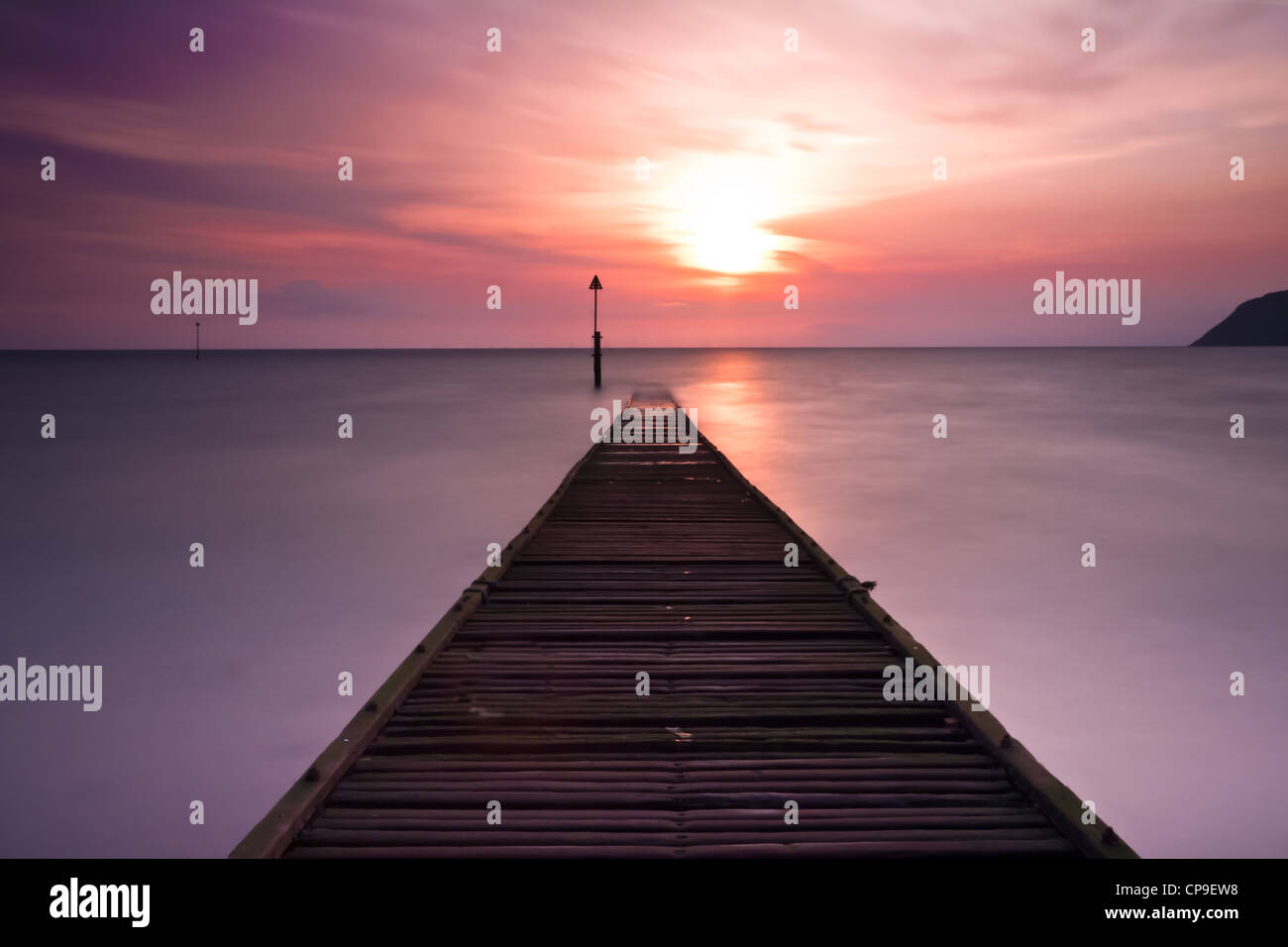 Boardwalk pier hi-res stock photography and images - Alamy