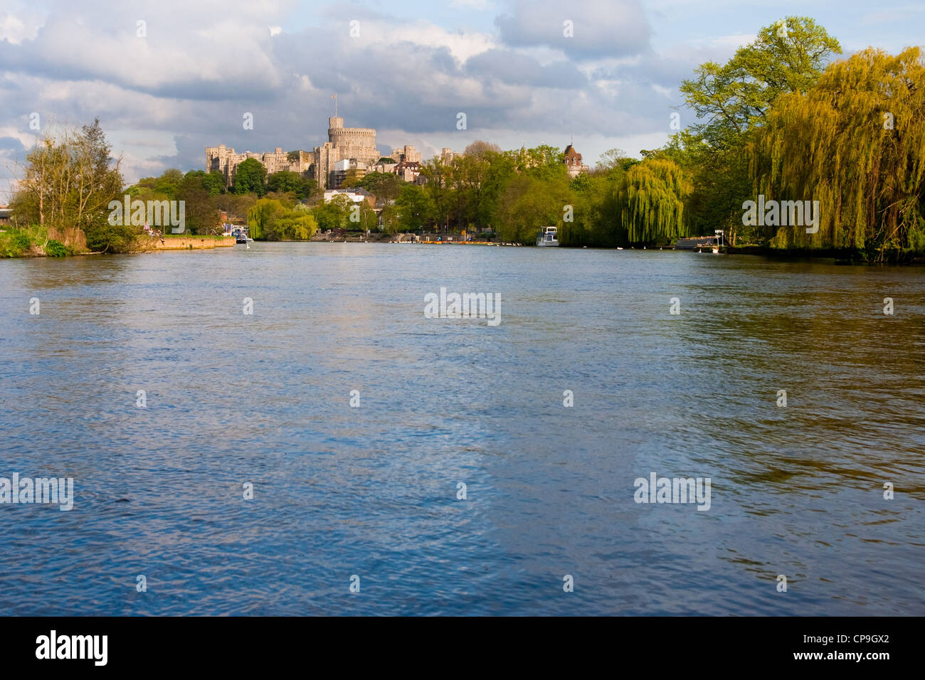 Viewing Windsor castle along the River Thames Stock Photo - Alamy