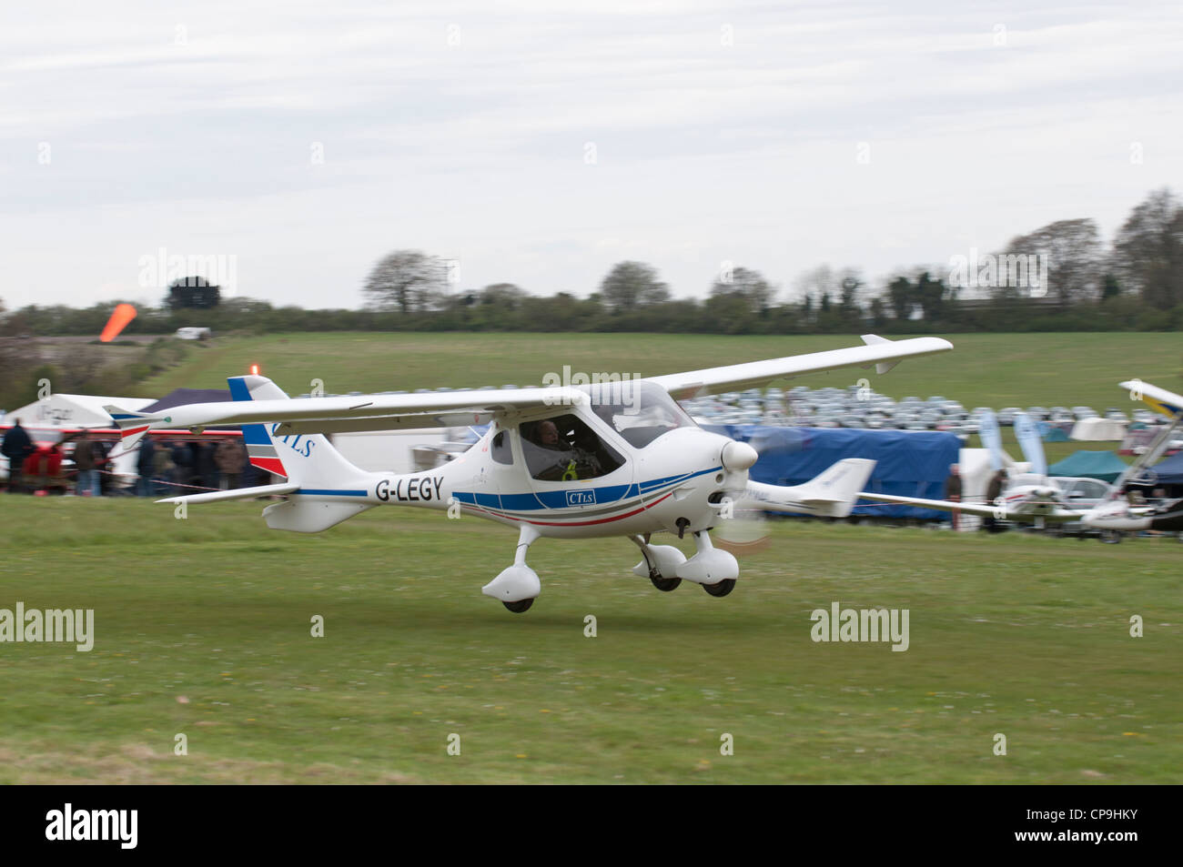 High wing aircraft hi-res stock photography and images - Alamy