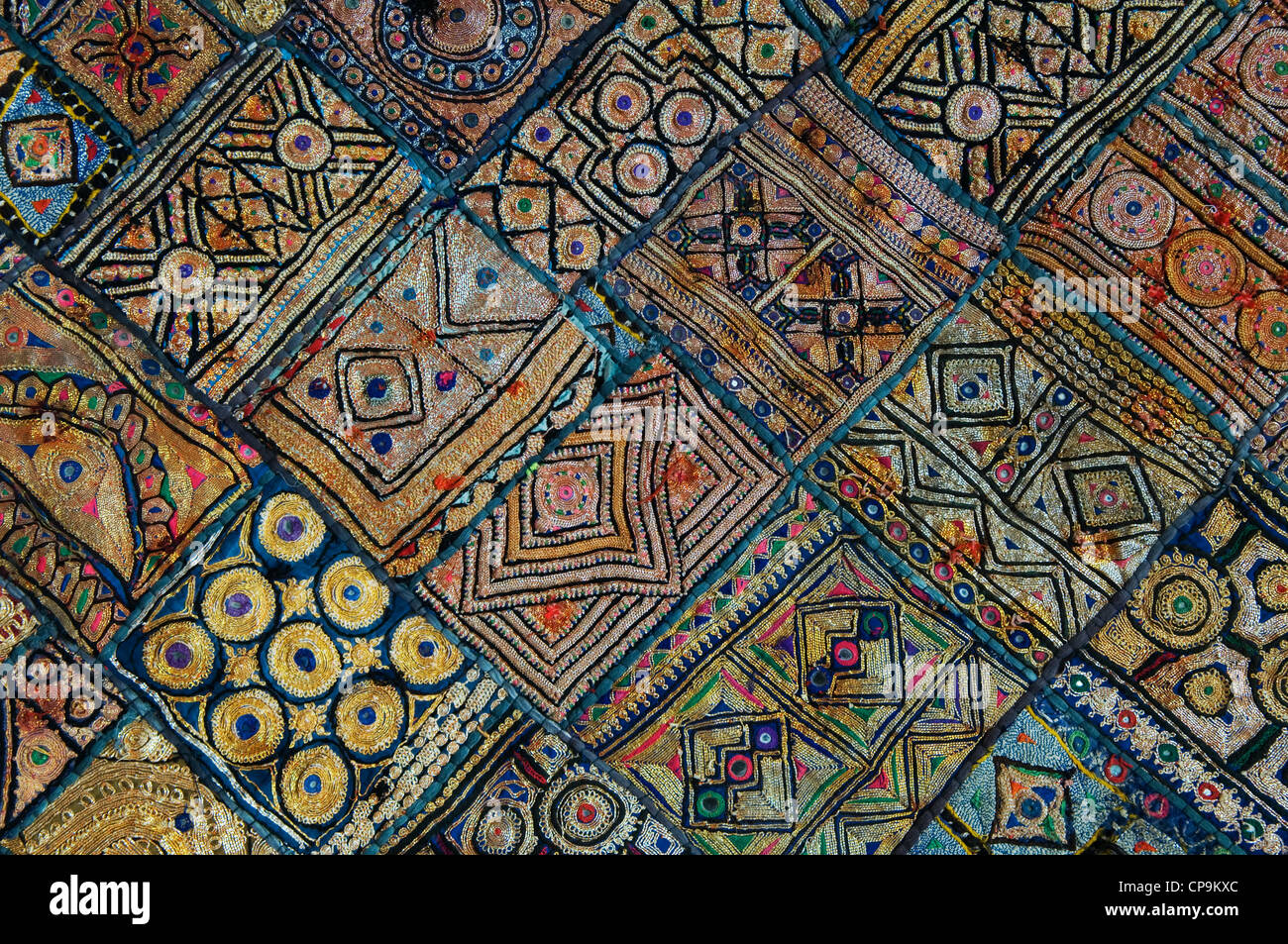 India crafts hi-res stock photography and images - Alamy