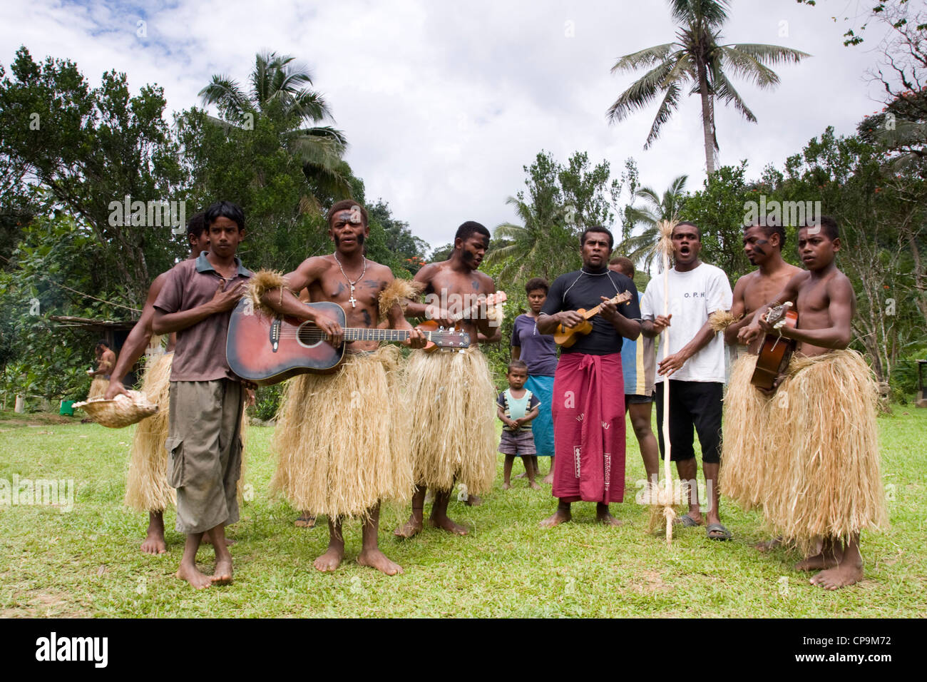 Fijian traditional dance hi-res stock photography and images - Alamy