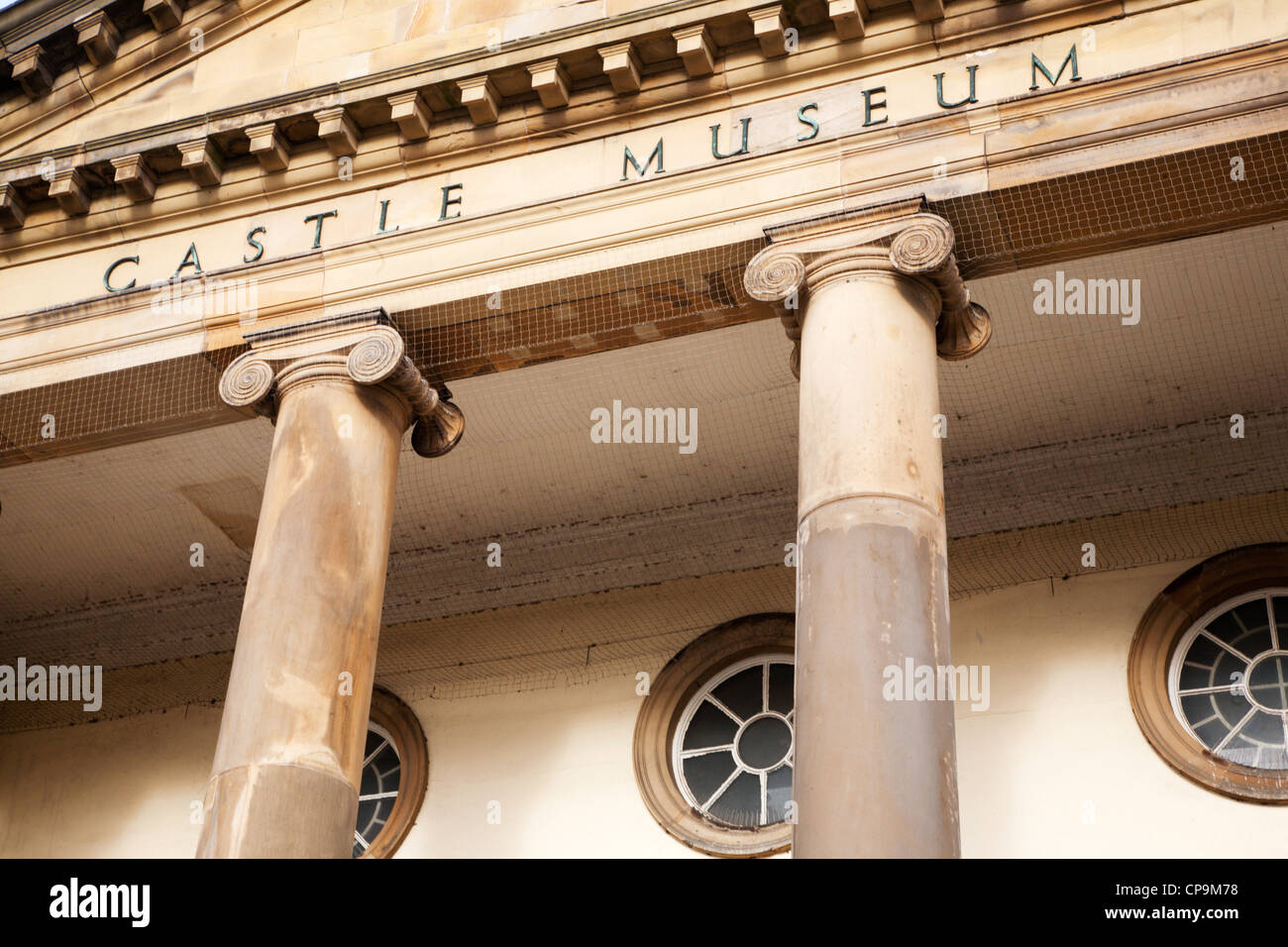 Ionic colums hi-res stock photography and images - Alamy