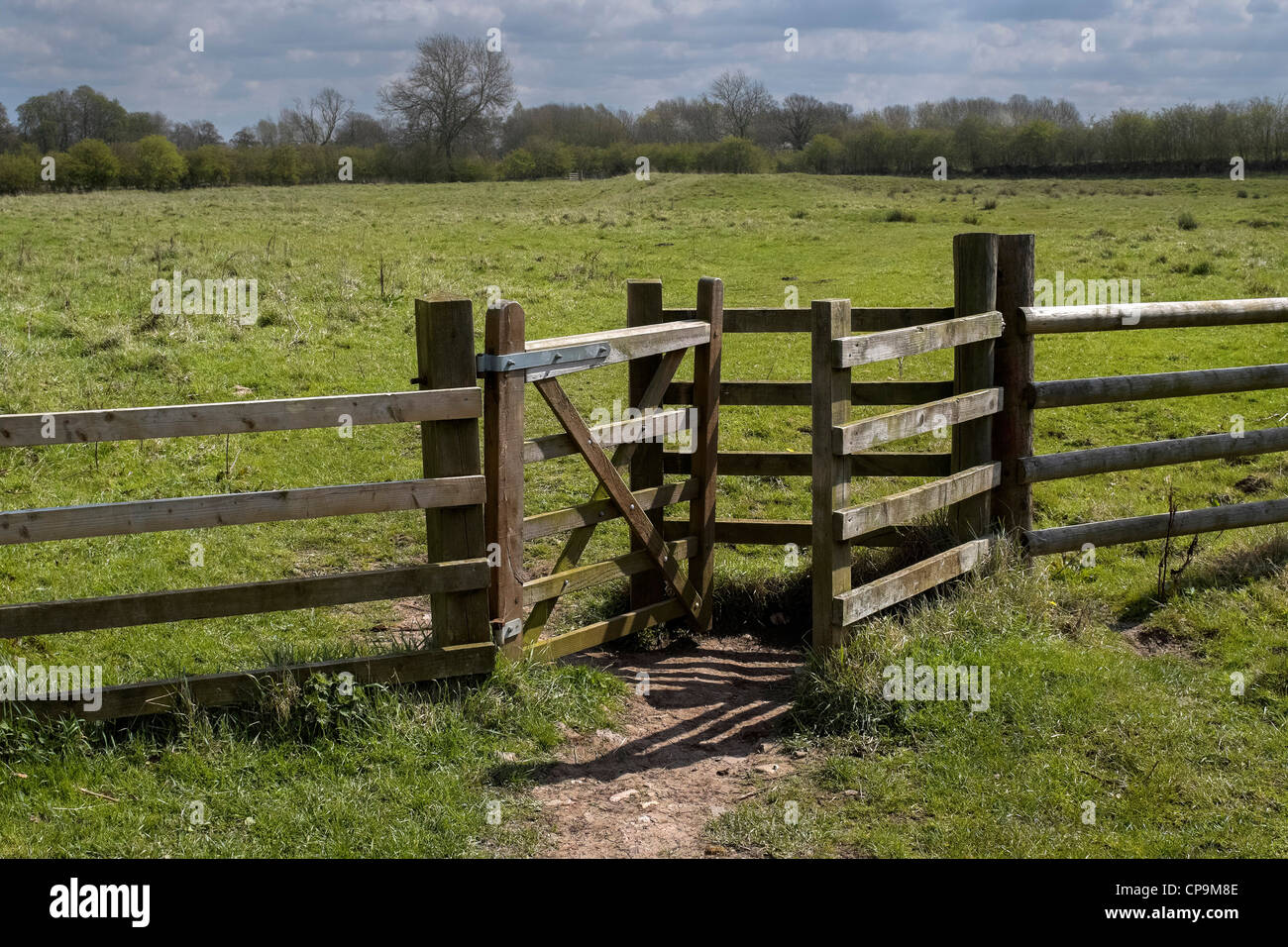 A gate on a footpath Stock Photo - Alamy