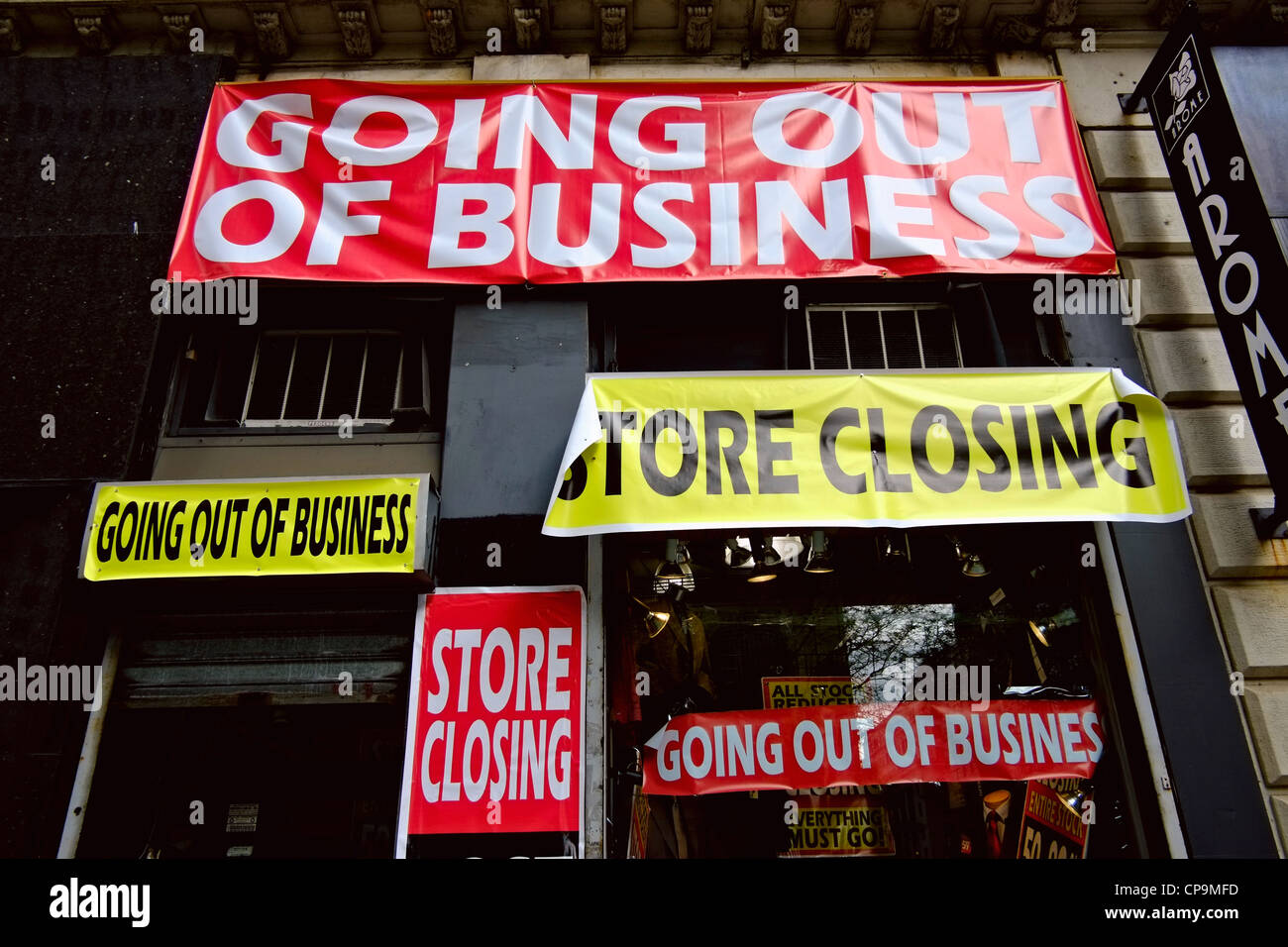 "Store closing" signs on storefront in Manhattan, New York City Stock ...