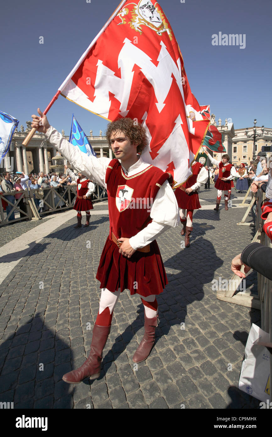 Traditional catholic procession in rome hi-res stock photography and ...