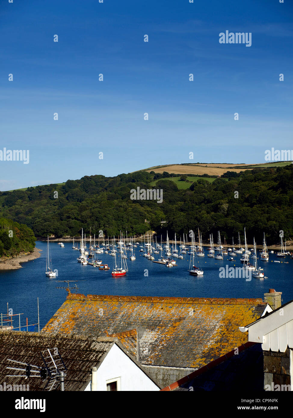 Blue sky river fowey hi-res stock photography and images - Alamy