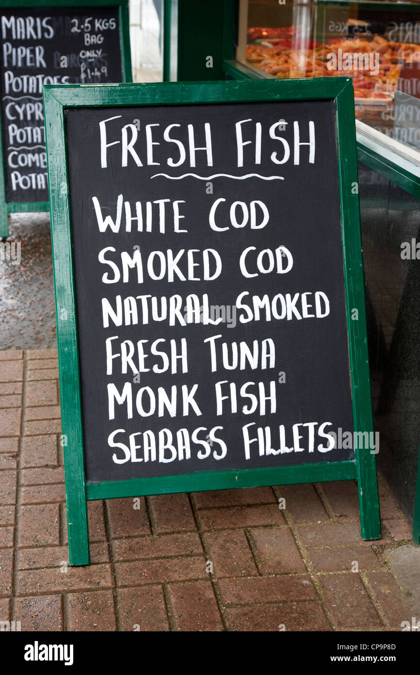 Fishmongers sign hi-res stock photography and images - Alamy